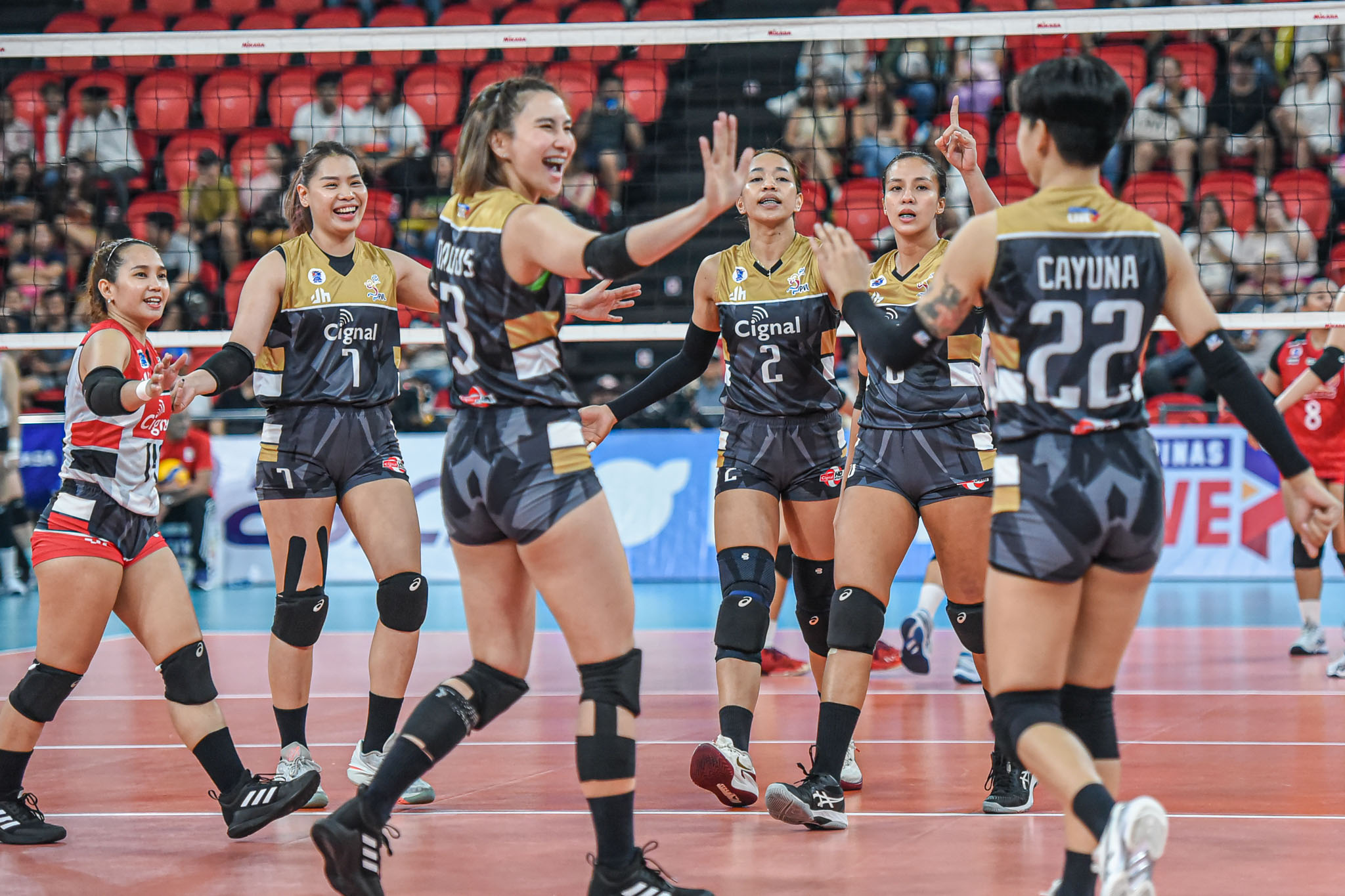 Delos Santos urges Cignal to find next level vs Creamline - News | PVL ...