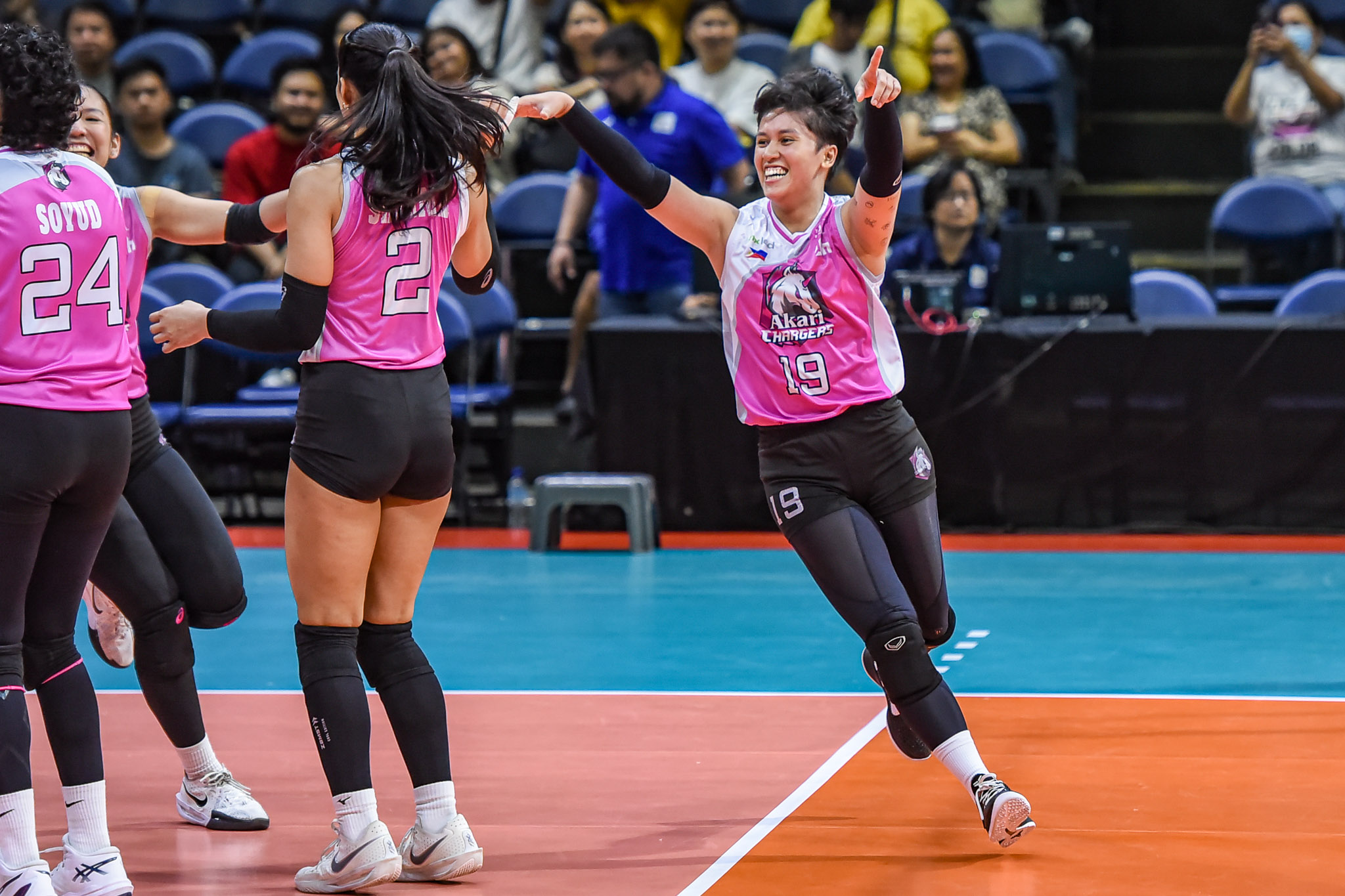 Akari leans on playoff poise, sweeps Farm Fresh to advance - News | PVL ...