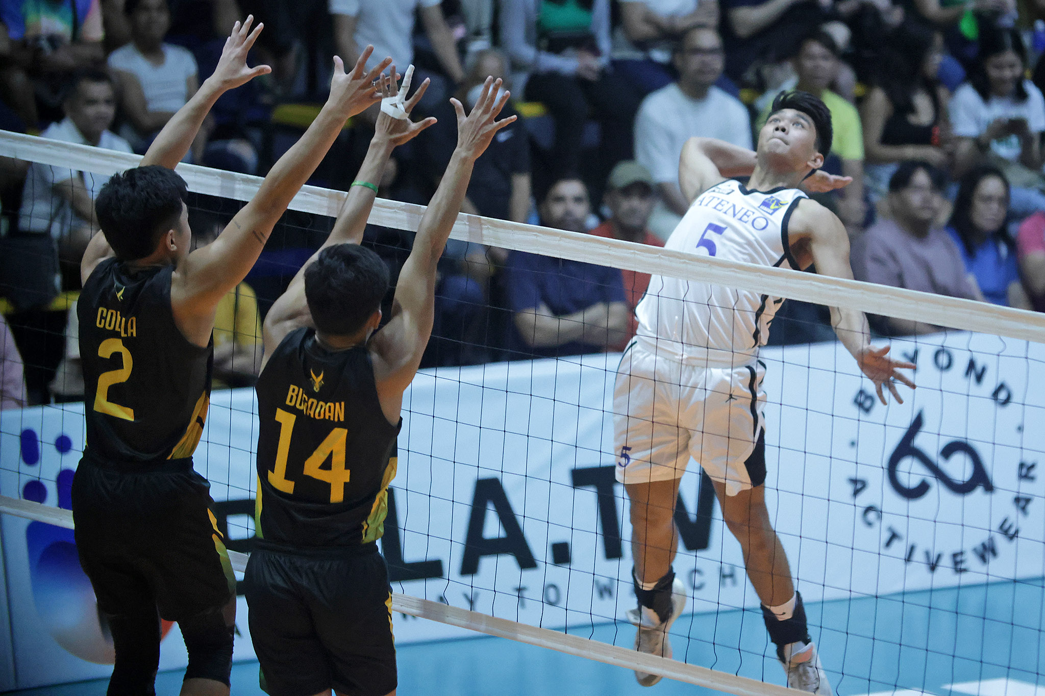 Ateneo averts meltdown vs FEU, takes solo lead - News | The V-League