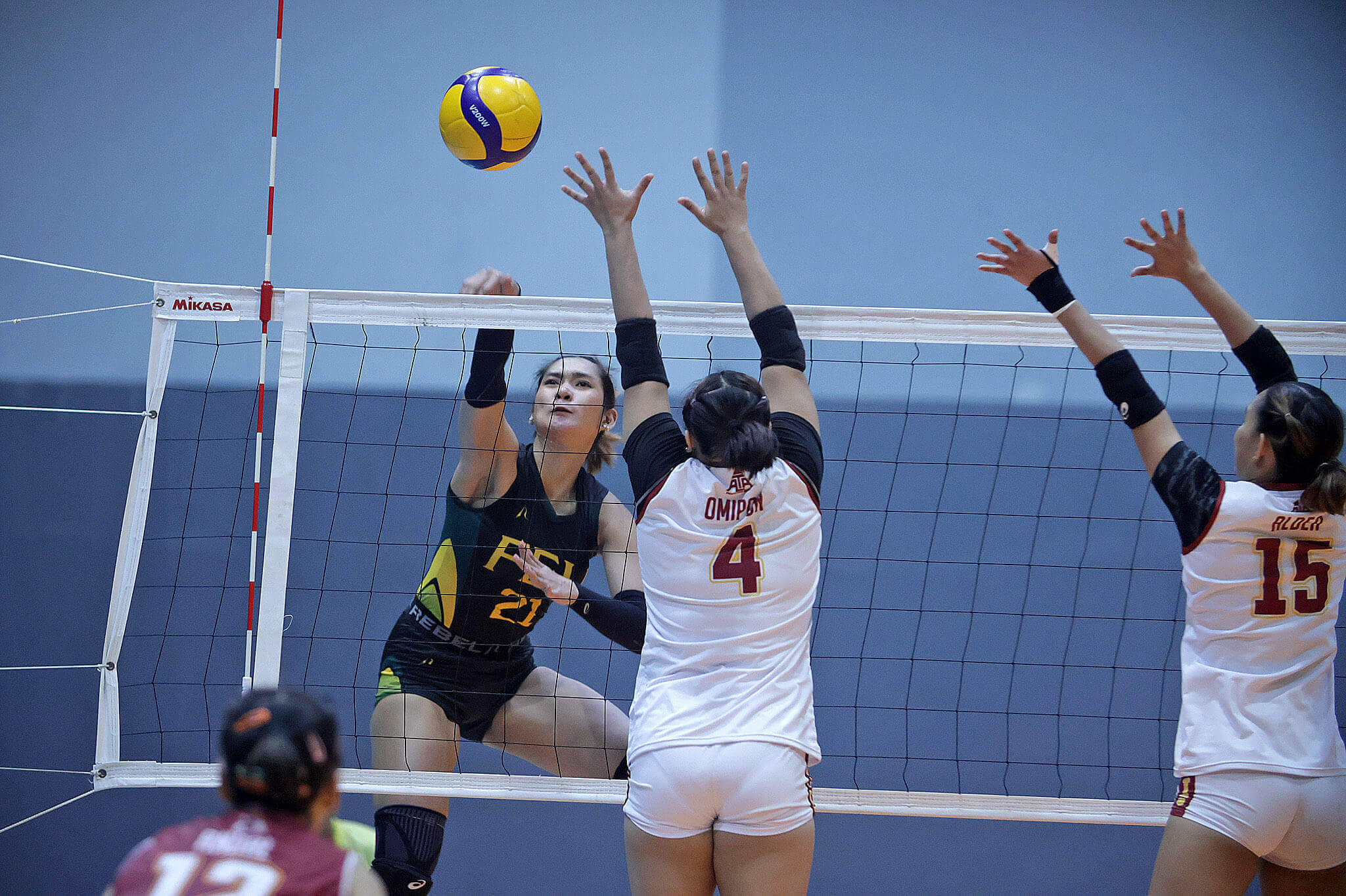 Ellarina shines as FEU thwarts Perps in 4, goes 2-0 - News | The V-League