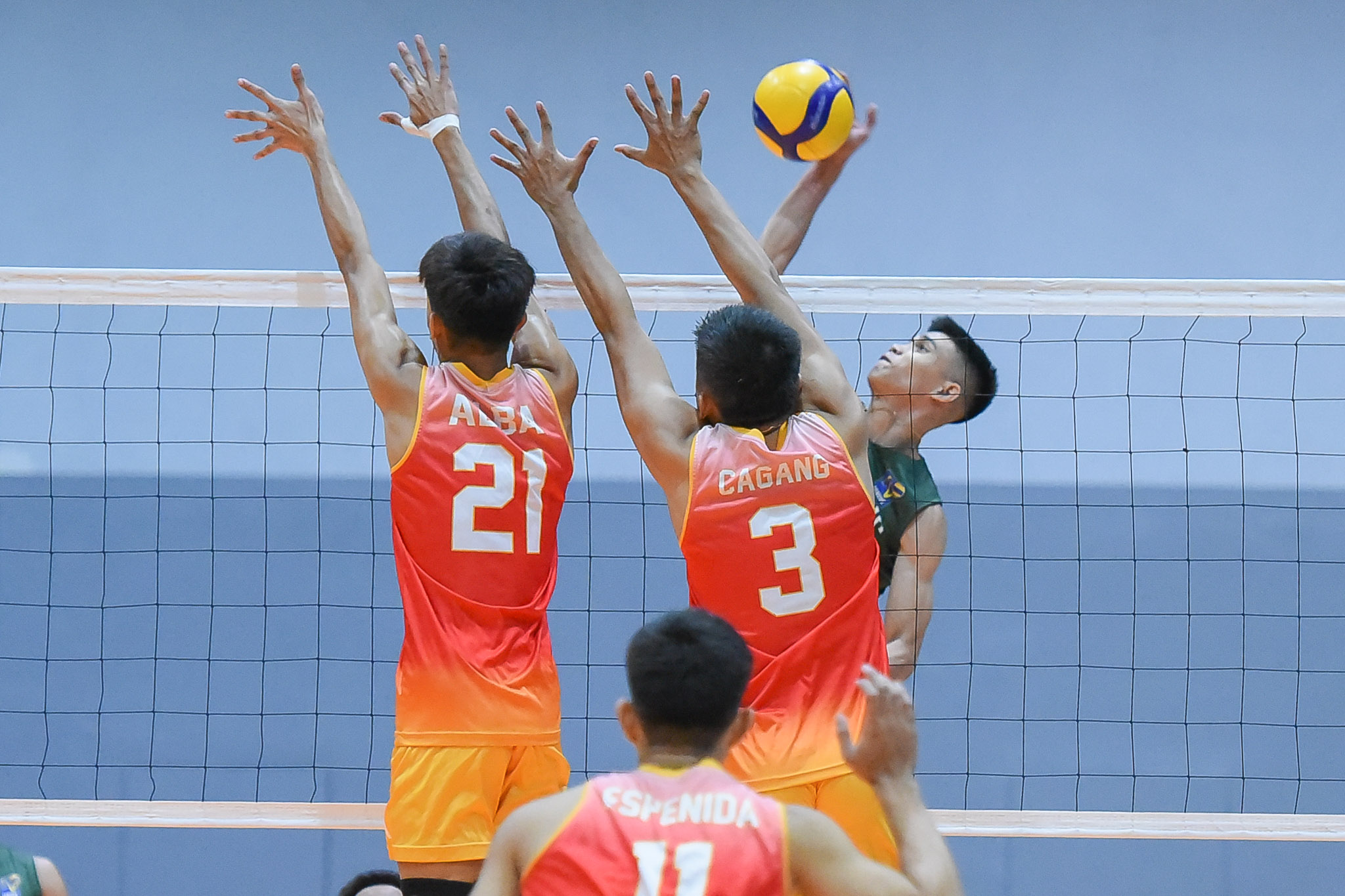 FEU keeps QF bid alive - News | The V-League
